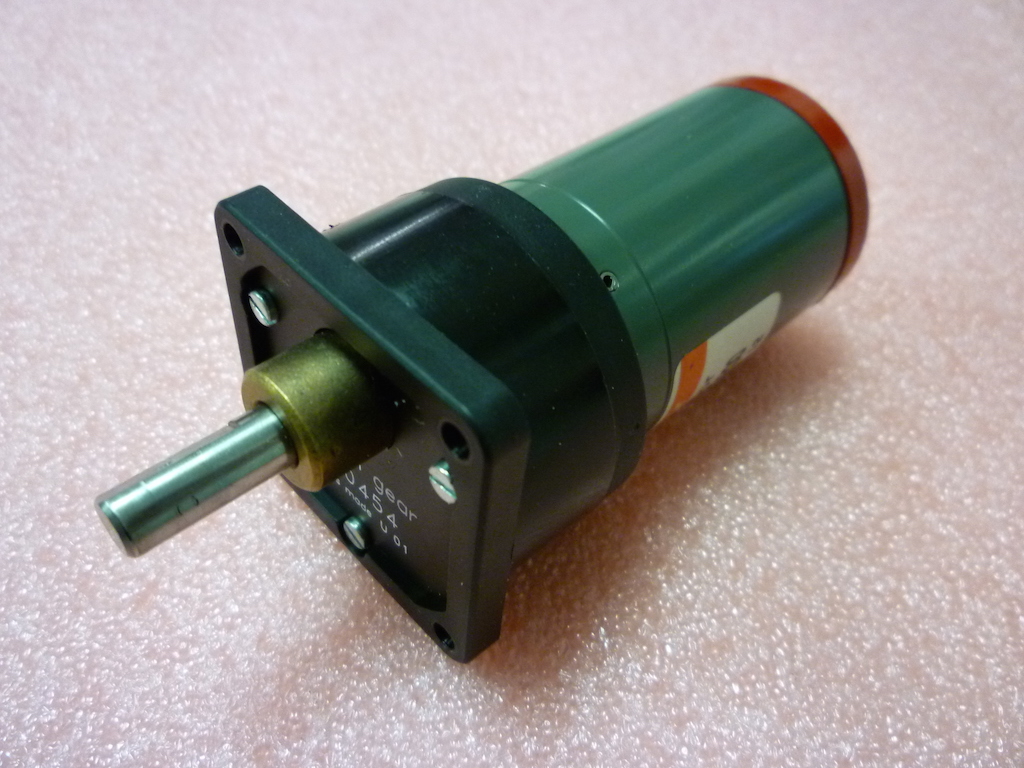 Maxon 2332.909-62.256-200 DC motor with gearhead 110454 - Toolex